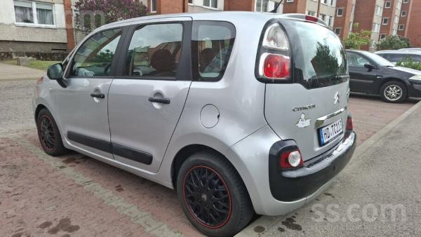 Grey Citroen c3-picasso 2011 in Daugavpils, with an engine capacity of 1.60 L and mileage of 216 thousand km for 3350 €, photo 10 on AUTOMOTO.COM.LV