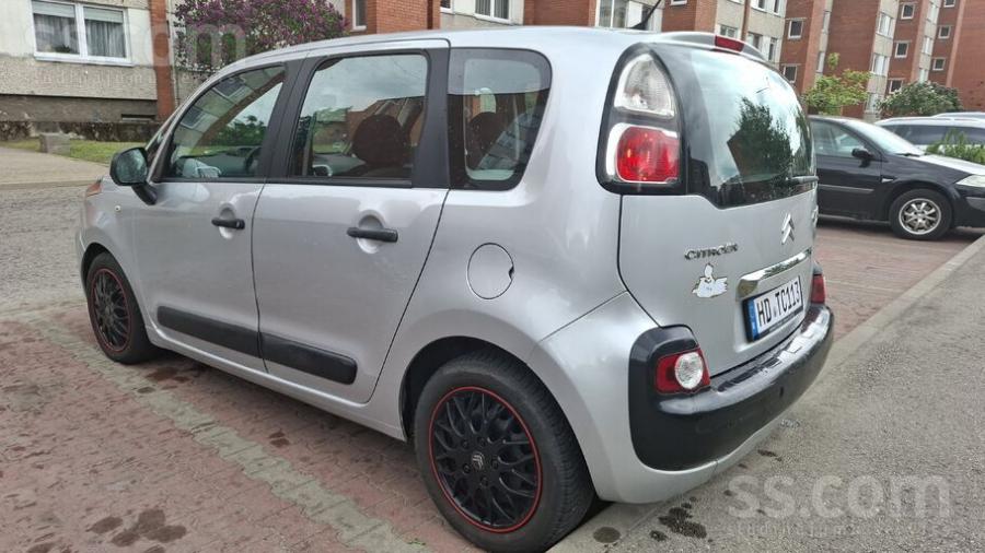 Grey Citroen c3-picasso 2011 in Daugavpils, with an engine capacity of 1.60 L and mileage of 216 thousand km for 3350 €, photo 11 on AUTOMOTO.COM.LV