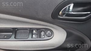 Grey Citroen c3-picasso 2011 in Daugavpils, with an engine capacity of 1.60 L and mileage of 216 thousand km for 3350 €, photo 20 on AUTOMOTO.COM.LV