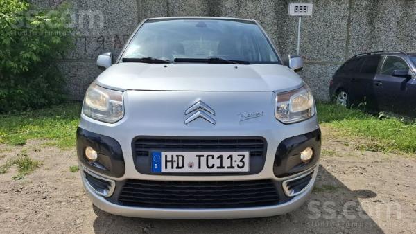 Pelēks Citroen c3-picasso 2011 Daugavpils, ar dzinēja tilpumu 1.60 L un nobraukumu 216 tūkst. km par 2600 €, foto 2 vietnē AUTOMOTO.COM.LV