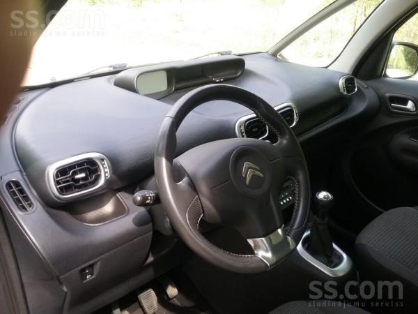 Grey Citroen c3-picasso 2014 in Riga, with an engine capacity of 1.60 L and mileage of 247 thousand km for 3600 €, photo 9 on AUTOMOTO.COM.LV