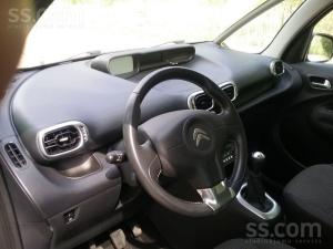 Pelēks Citroen c3-picasso 2014 Rīga, ar dzinēja tilpumu 1.60 L un nobraukumu 247 tūkst. km par 3600 €, foto 10 vietnē AUTOMOTO.COM.LV