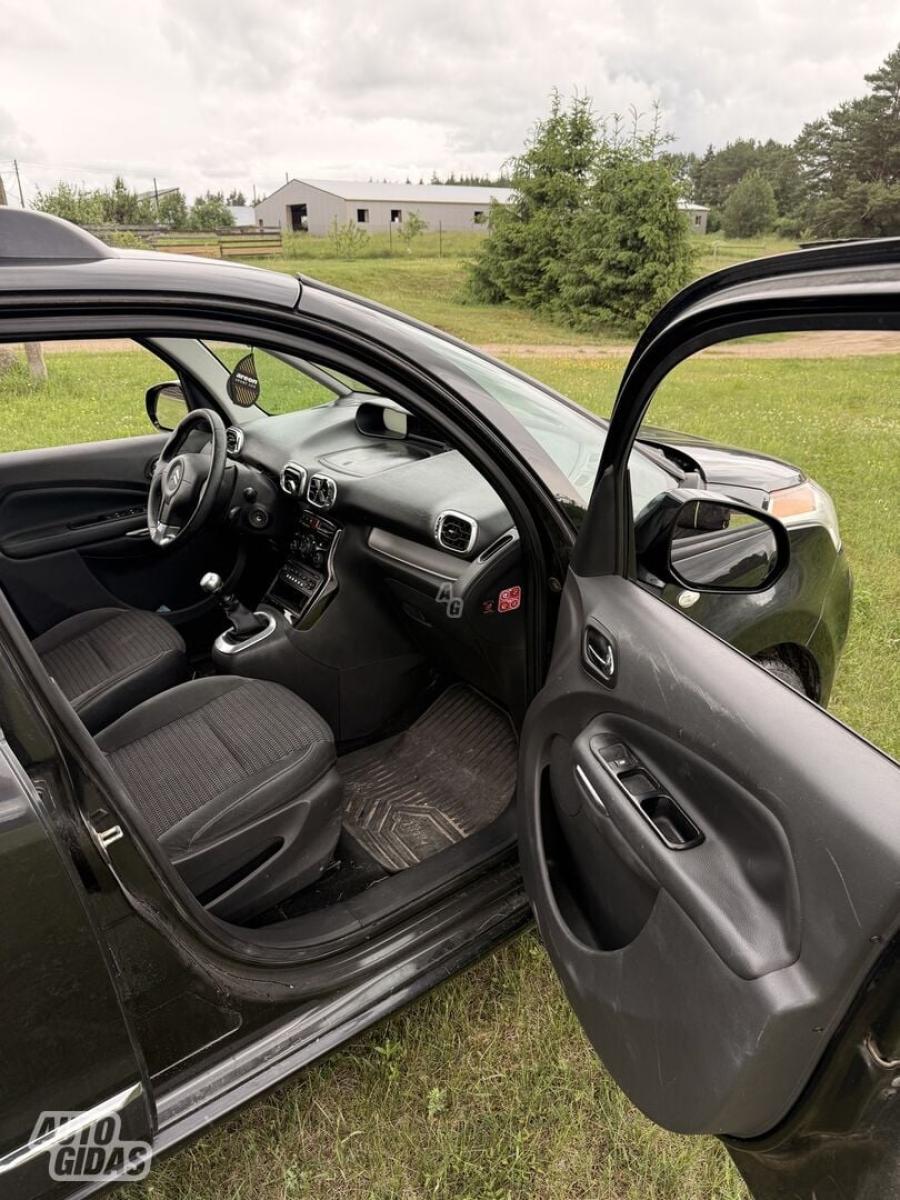 Citroen c3-picasso 2010 Viļņa, ar dzinēja tilpumu 1.40 L un nobraukumu 180 tūkst. km par 1300 €, foto 9 vietnē AUTOMOTO.COM.LV