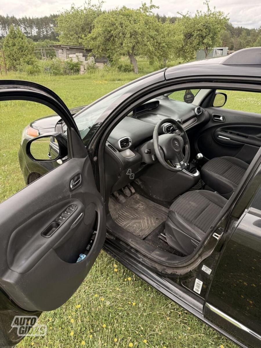 Citroen c3-picasso 2010 Viļņa, ar dzinēja tilpumu 1.40 L un nobraukumu 180 tūkst. km par 1300 €, foto 11 vietnē AUTOMOTO.COM.LV