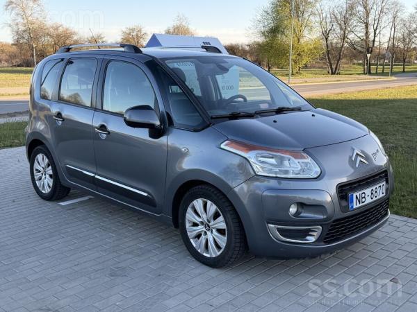 Citroen c3-picasso 2011 Rīga, ar dzinēja tilpumu 1.60 L un nobraukumu 221 tūkst. km par 2500 €, foto 2 vietnē AUTOMOTO.COM.LV