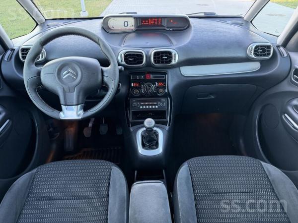 Citroen c3-picasso 2011 Rīga, ar dzinēja tilpumu 1.60 L un nobraukumu 221 tūkst. km par 2500 €, foto 6 vietnē AUTOMOTO.COM.LV