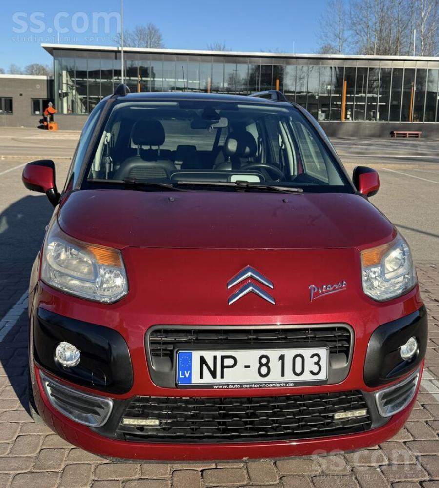 Red Citroen c3-picasso 2009 in Talsi, with an engine capacity of 1.40 L and mileage of 176 thousand km for 1600 €, photo 3 on AUTOMOTO.COM.LV