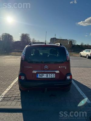 Red Citroen c3-picasso 2009 in Talsi, with an engine capacity of 1.40 L and mileage of 176 thousand km for 1600 €, photo 6 on AUTOMOTO.COM.LV