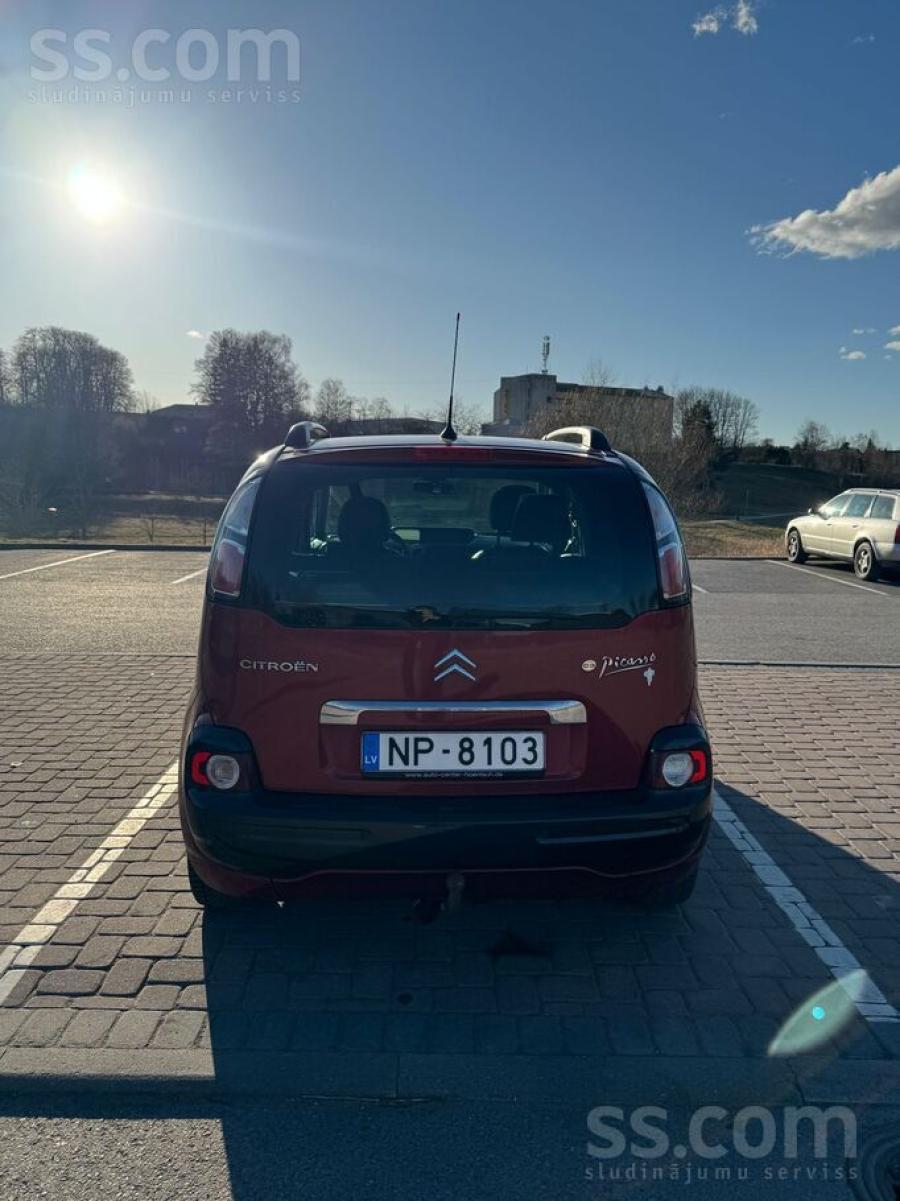 Red Citroen c3-picasso 2009 in Talsi, with an engine capacity of 1.40 L and mileage of 176 thousand km for 1600 €, photo 6 on AUTOMOTO.COM.LV