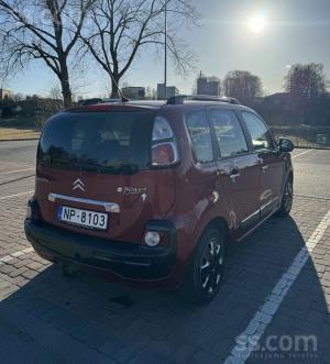 Red Citroen c3-picasso 2009 in Talsi, with an engine capacity of 1.40 L and mileage of 176 thousand km for 1600 €, photo 7 on AUTOMOTO.COM.LV