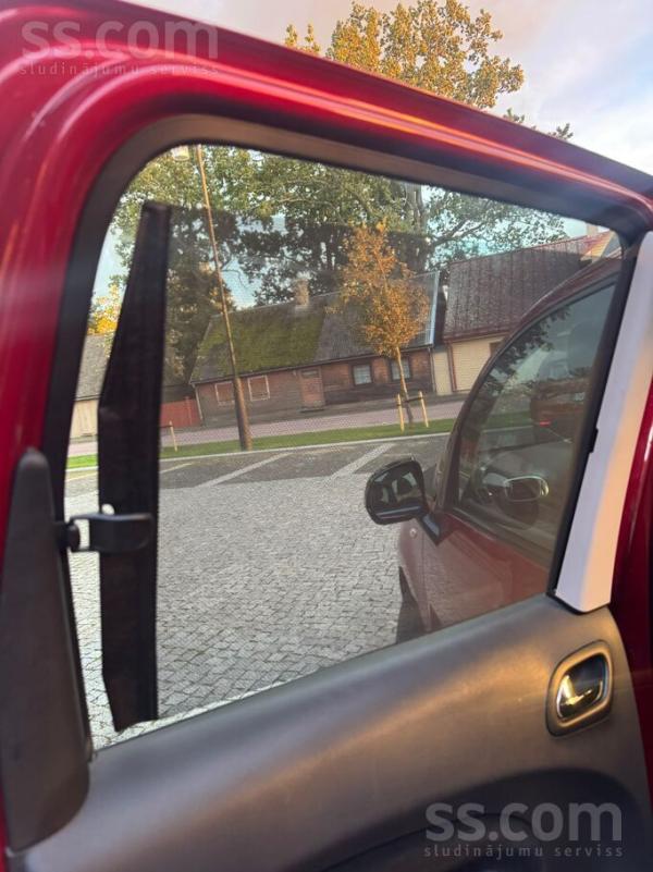 Sarkans Citroen c3-picasso 2011 Ventspils, ar dzinēja tilpumu 1.60 L un nobraukumu 164 tūkst. km par 3500 €, foto 7 vietnē AUTOMOTO.COM.LV