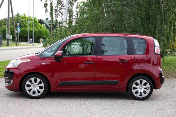 Red Citroen c3-picasso 2012 in Marijampole, with an engine capacity of 1.56 L and mileage of 296 thousand km for 3100 €, photo 4 on AUTOMOTO.COM.LV