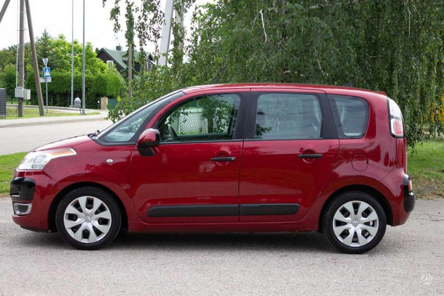 Red Citroen c3-picasso 2012 in Marijampole, with an engine capacity of 1.56 L and mileage of 296 thousand km for 3100 €, photo 5 on AUTOMOTO.COM.LV