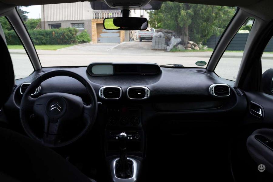 Red Citroen c3-picasso 2012 in Marijampole, with an engine capacity of 1.56 L and mileage of 296 thousand km for 3100 €, photo 10 on AUTOMOTO.COM.LV