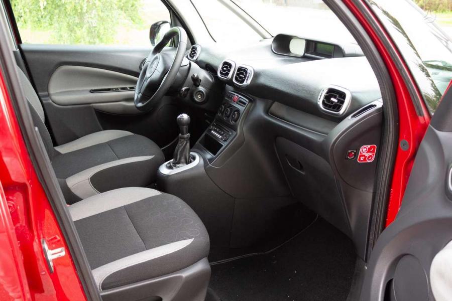 Red Citroen c3-picasso 2012 in Marijampole, with an engine capacity of 1.56 L and mileage of 296 thousand km for 3100 €, photo 12 on AUTOMOTO.COM.LV