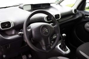 Red Citroen c3-picasso 2012 in Marijampole, with an engine capacity of 1.56 L and mileage of 296 thousand km for 3100 €, photo 18 on AUTOMOTO.COM.LV
