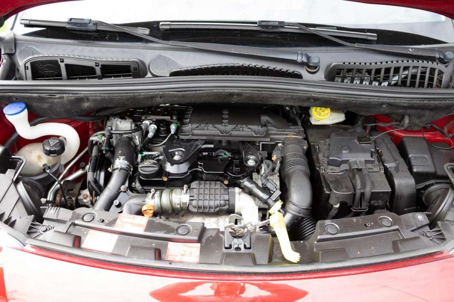 Red Citroen c3-picasso 2012 in Marijampole, with an engine capacity of 1.56 L and mileage of 296 thousand km for 3100 €, photo 23 on AUTOMOTO.COM.LV