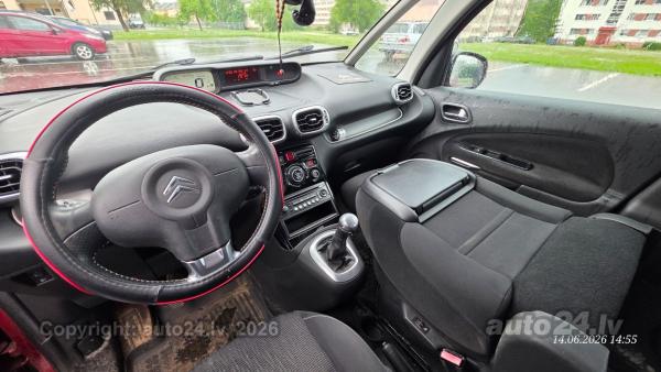 Sarkans Citroen c3-picasso 2010 Kohtla-Jerve, ar dzinēja tilpumu 1.60 L un nobraukumu 193 tūkst. km par 2250 €, foto 3 vietnē AUTOMOTO.COM.LV