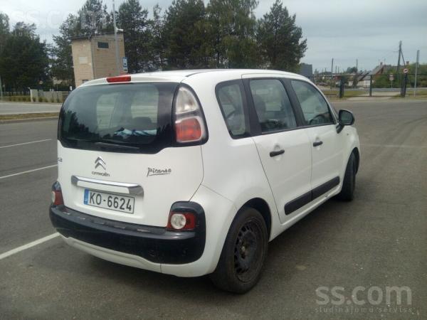 Balts Citroen c3-picasso 2013 Krāslava, ar dzinēja tilpumu 1.60 L un nobraukumu 276 tūkst. km par 2500 €, foto 3 vietnē AUTOMOTO.COM.LV