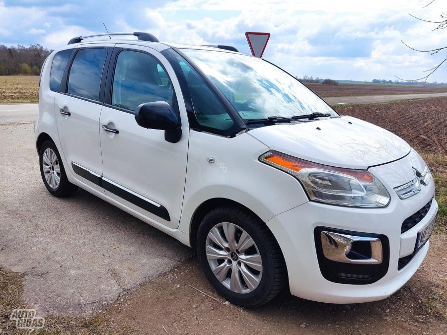 White Citroen c3-picasso 2016 in Siauliai, with an engine capacity of 1.60 L and mileage of 295 thousand km for 3500 €, photo 8 on AUTOMOTO.COM.LV