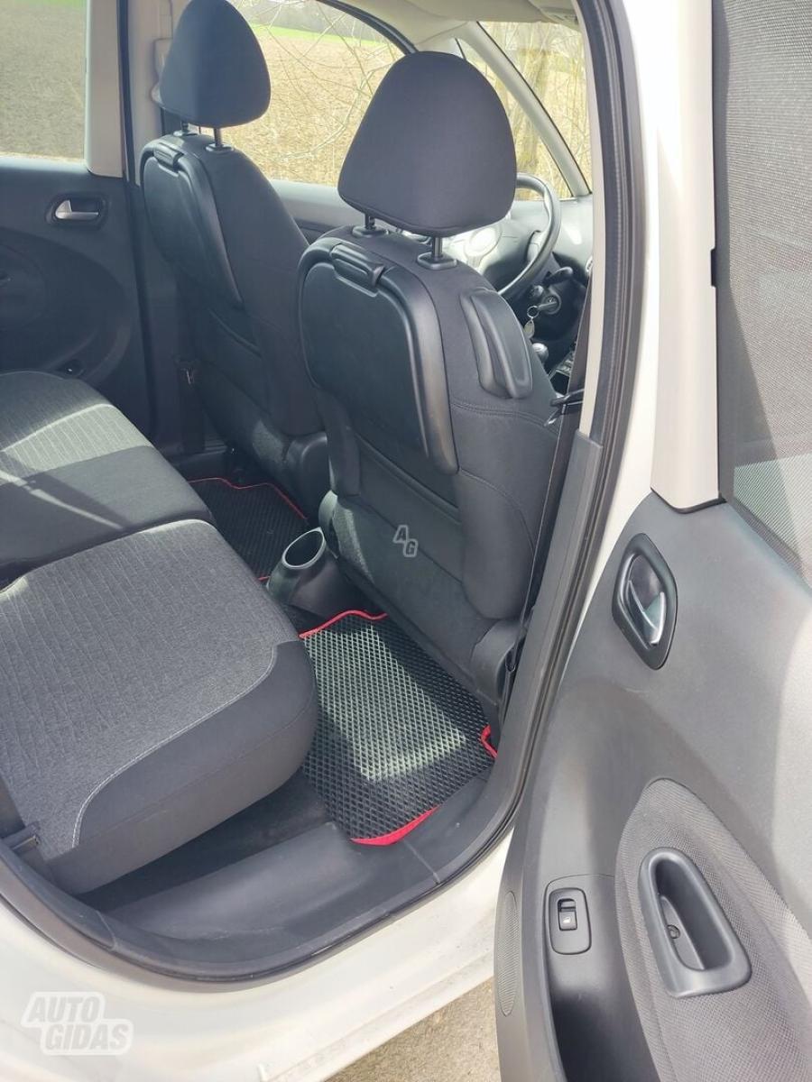 White Citroen c3-picasso 2016 in Siauliai, with an engine capacity of 1.60 L and mileage of 295 thousand km for 3500 €, photo 17 on AUTOMOTO.COM.LV