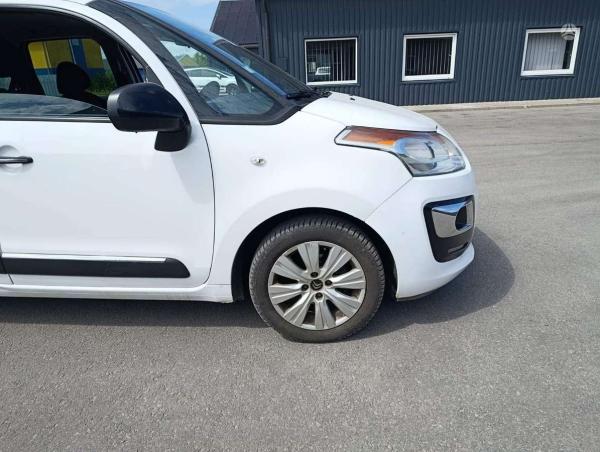 Balts Citroen c3-picasso 2016 Tauragė, ar dzinēja tilpumu 1.56 L un nobraukumu 245 tūkst. km par 3100 €, foto 3 vietnē AUTOMOTO.COM.LV