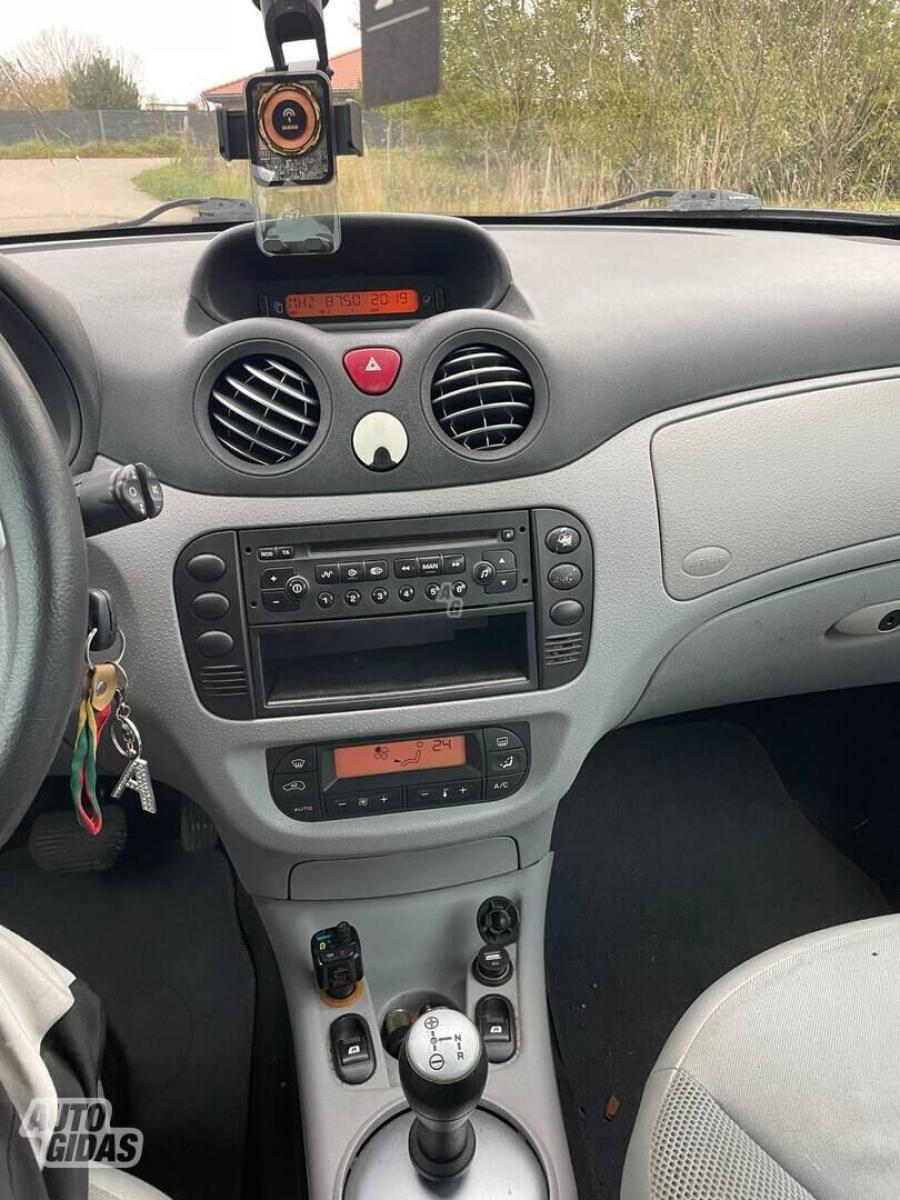 Citroen c3-pluriel 2004 Viļņa, ar dzinēja tilpumu 1.60 L un nobraukumu 261 tūkst. km par 999 €, foto 17 vietnē AUTOMOTO.COM.LV