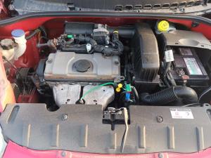 Sarkans Citroen c3-pluriel 2008 Marijampole, ar dzinēja tilpumu 1.36 L un nobraukumu 129 tūkst. km par 1350 €, foto 16 vietnē AUTOMOTO.COM.LV