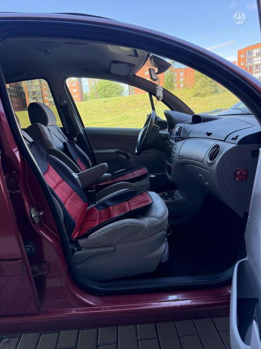 Sarkans Citroen C3 2002 Viļņa, ar dzinēja tilpumu 1.36 L un nobraukumu 197 tūkst. km par 1450 €, foto 13 vietnē AUTOMOTO.COM.LV