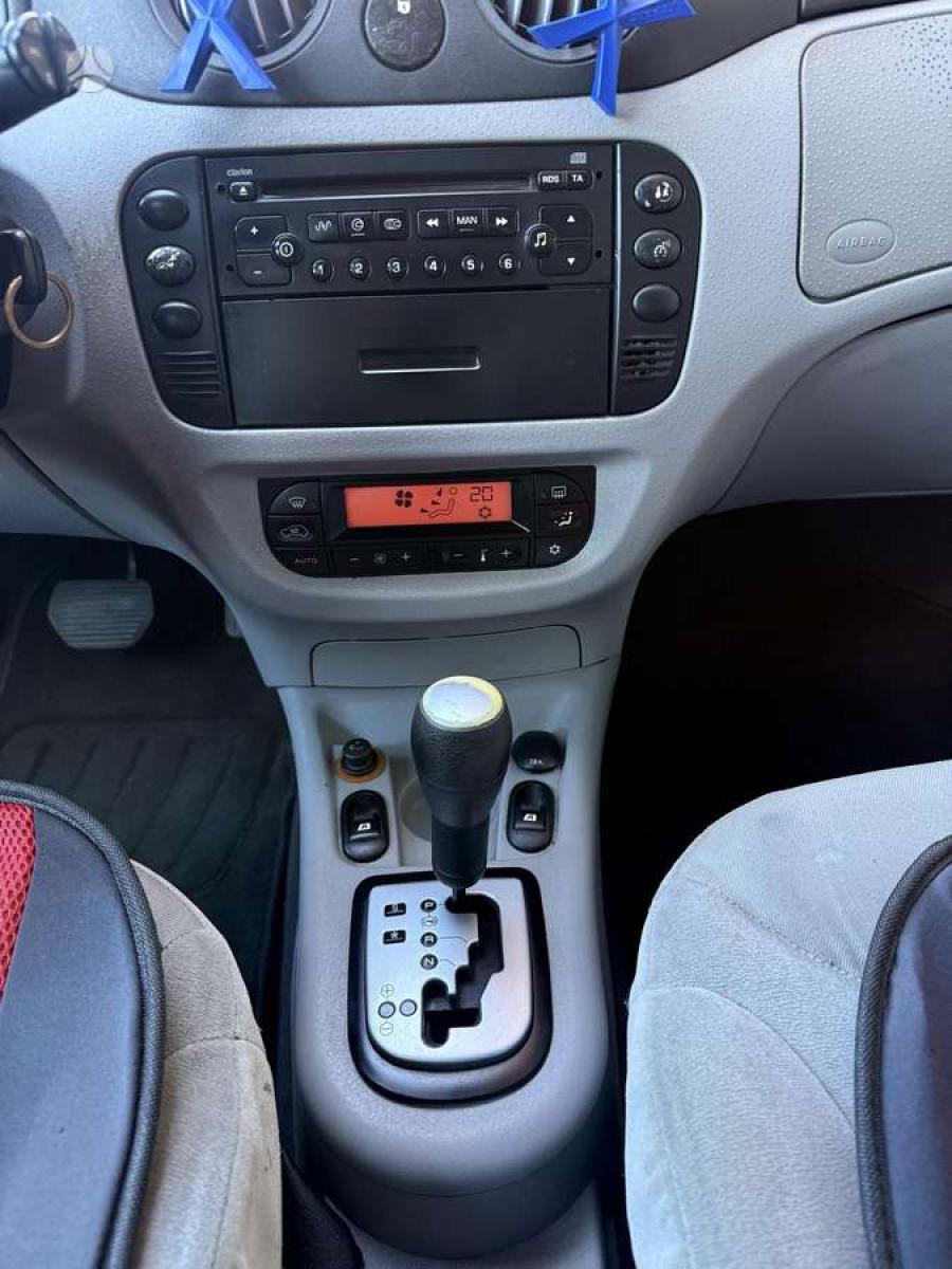 Sarkans Citroen C3 2002 Viļņa, ar dzinēja tilpumu 1.36 L un nobraukumu 197 tūkst. km par 1450 €, foto 16 vietnē AUTOMOTO.COM.LV