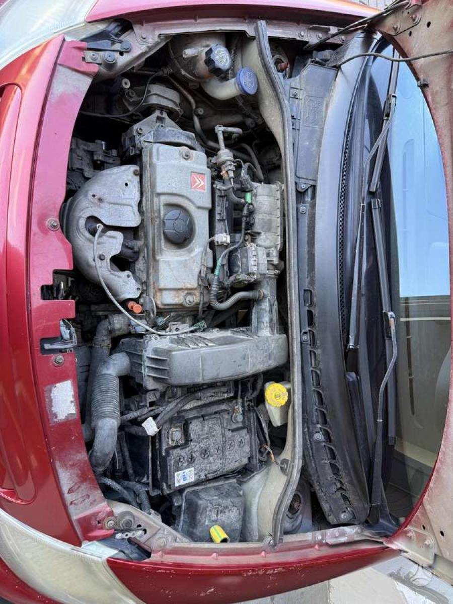 Sarkans Citroen C3 2002 Viļņa, ar dzinēja tilpumu 1.36 L un nobraukumu 197 tūkst. km par 1450 €, foto 19 vietnē AUTOMOTO.COM.LV