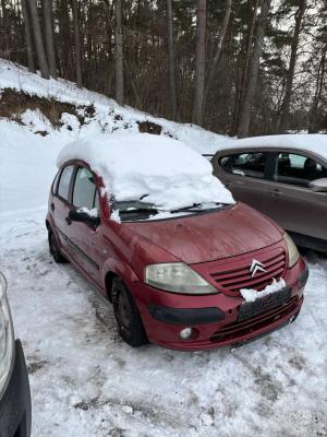 Red Citroen C3 2003 in Kaunas, with an engine capacity of 1.40 L and mileage of 330 thousand km for 220 €, photo  on AUTOMOTO.COM.LV