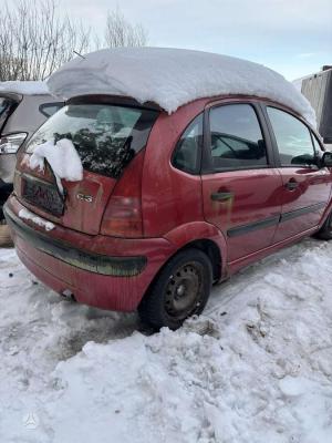 Red Citroen C3 2003 in Kaunas, with an engine capacity of 1.40 L and mileage of 330 thousand km for 220 €, photo 5 on AUTOMOTO.COM.LV