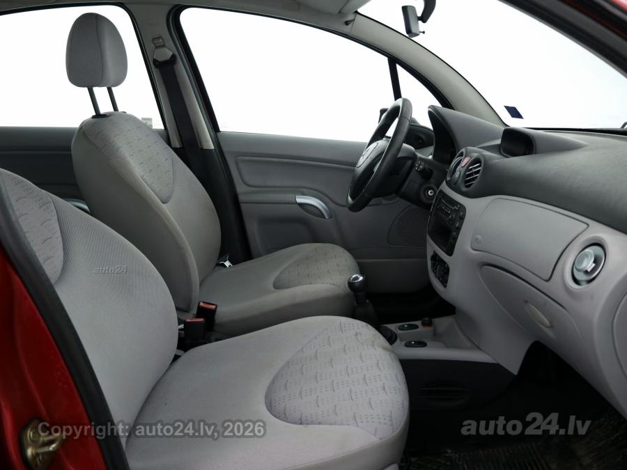 Красный Ситроен С3 2005 в Таллин, объемом двигателя 1.10 л и пробегом 76 тыс. км за 699 €, фото 7 на AUTOMOTO.COM.LV