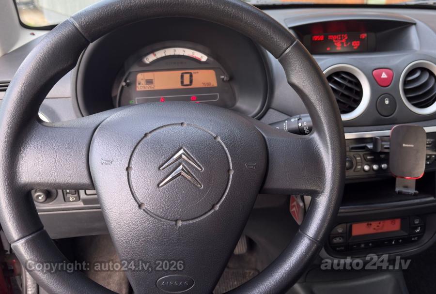 Red Citroen C3 2005 in Tallinn, with an engine capacity of 1.40 L and mileage of 92 thousand km for 999 €, photo 5 on AUTOMOTO.COM.LV