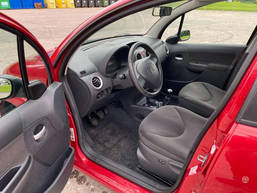 Red Citroen C3 2008 in Mazeikiai, with an engine capacity of 1.36 L and mileage of 112 thousand km for 1100 €, photo 3 on AUTOMOTO.COM.LV