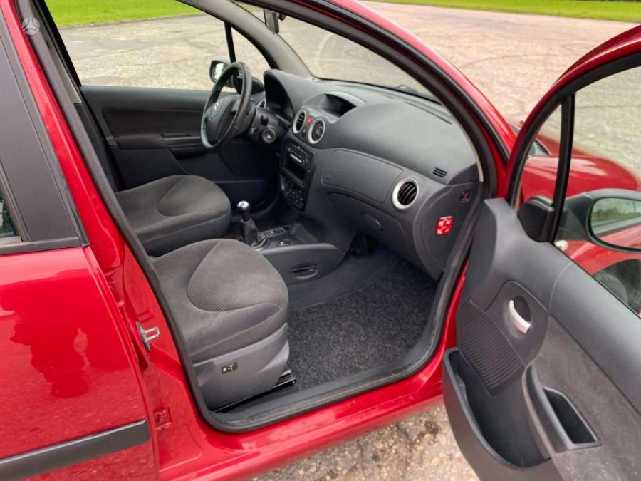 Red Citroen C3 2008 in Mazeikiai, with an engine capacity of 1.36 L and mileage of 112 thousand km for 1100 €, photo 4 on AUTOMOTO.COM.LV