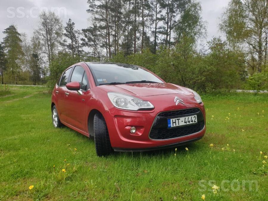Red Citroen C3 2011 in Riga, with an engine capacity of 1.60 L and mileage of 165 thousand km for 990 €, photo 1 on AUTOMOTO.COM.LV