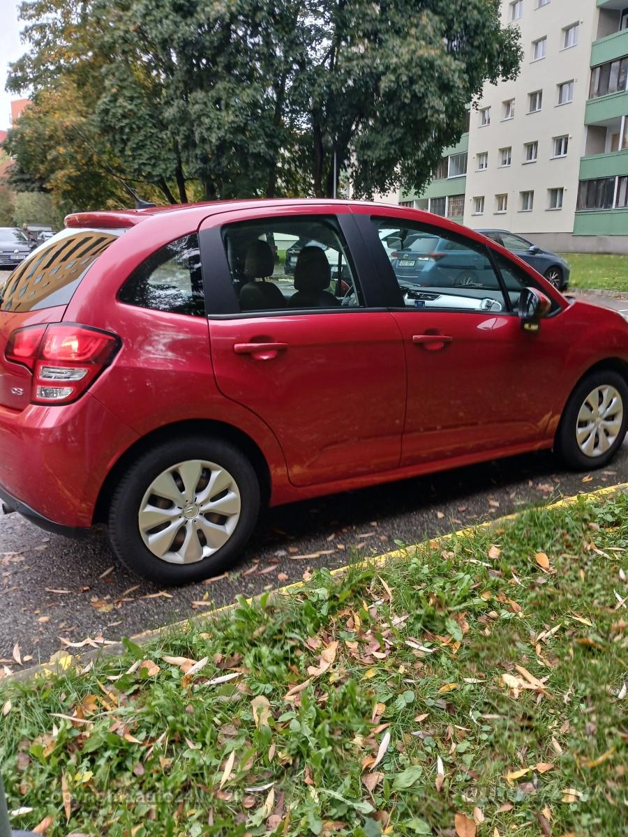 Red Citroen C3 2012 in Tallinn, with an engine capacity of 1.60 L and mileage of 136 thousand km for 3500 €, photo 4 on AUTOMOTO.COM.LV