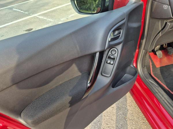 Sarkans Citroen C3 2013 Alīta, ar dzinēja tilpumu 1.40 L un nobraukumu 251 tūkst. km par 2600 €, foto 10 vietnē AUTOMOTO.COM.LV