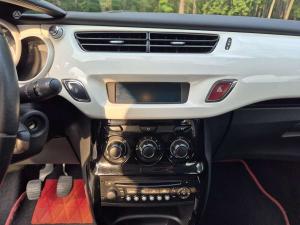 Sarkans Citroen C3 2013 Alīta, ar dzinēja tilpumu 1.40 L un nobraukumu 251 tūkst. km par 2600 €, foto 16 vietnē AUTOMOTO.COM.LV