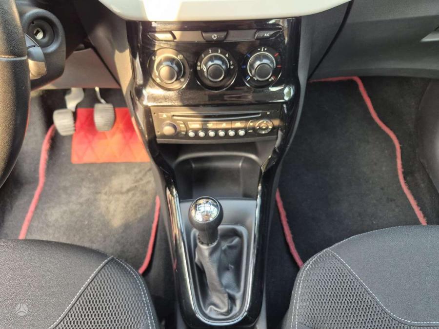 Sarkans Citroen C3 2013 Alīta, ar dzinēja tilpumu 1.40 L un nobraukumu 251 tūkst. km par 2600 €, foto 17 vietnē AUTOMOTO.COM.LV
