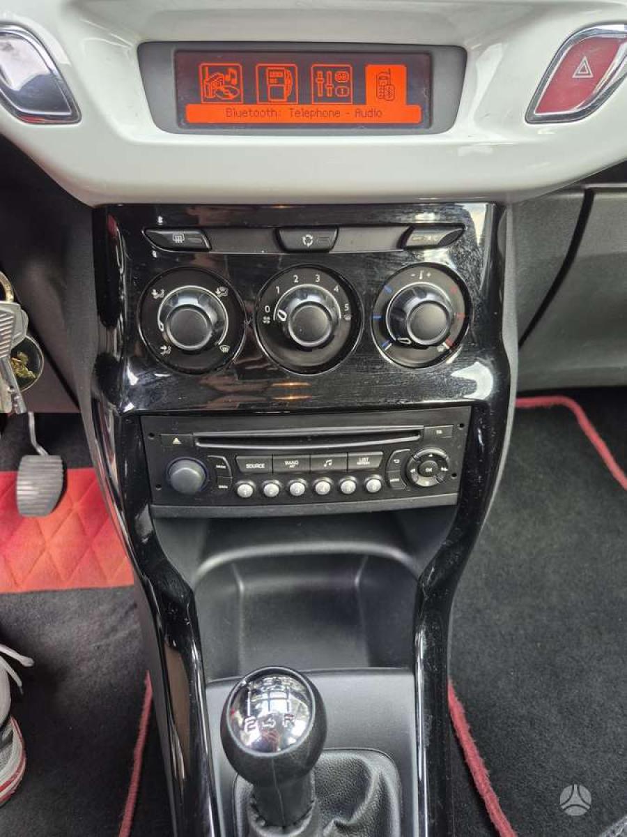 Sarkans Citroen C3 2013 Alīta, ar dzinēja tilpumu 1.40 L un nobraukumu 251 tūkst. km par 2600 €, foto 18 vietnē AUTOMOTO.COM.LV