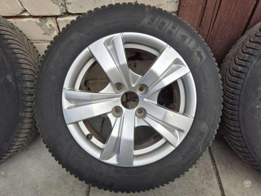 Sarkans Citroen C3 2013 Alīta, ar dzinēja tilpumu 1.40 L un nobraukumu 251 tūkst. km par 2600 €, foto 31 vietnē AUTOMOTO.COM.LV