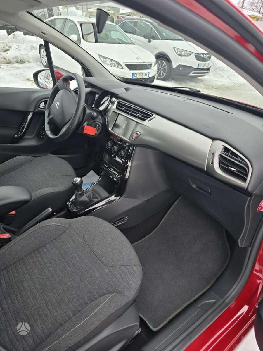 Red Citroen C3 2016 in Taurage, with an engine capacity of 1.00 L and mileage of 125 thousand km for 4200 €, photo 12 on AUTOMOTO.COM.LV
