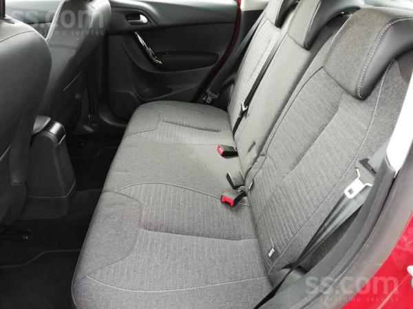 Red Citroen C3 2016 in Saldus, with an engine capacity of 1.60 L and mileage of 103 thousand km for 5300 €, photo 8 on AUTOMOTO.COM.LV