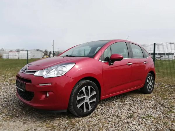 Red Citroen C3 2016 in Saldus, with an engine capacity of 1.60 L and mileage of 103 thousand km for 5500 €, photo 1 on AUTOMOTO.COM.LV