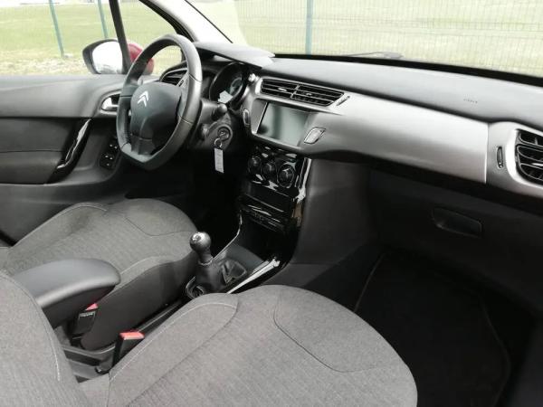 Red Citroen C3 2016 in Saldus, with an engine capacity of 1.60 L and mileage of 103 thousand km for 5500 €, photo 7 on AUTOMOTO.COM.LV