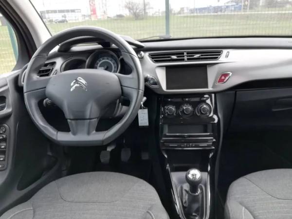 Red Citroen C3 2016 in Saldus, with an engine capacity of 1.60 L and mileage of 103 thousand km for 5500 €, photo 8 on AUTOMOTO.COM.LV