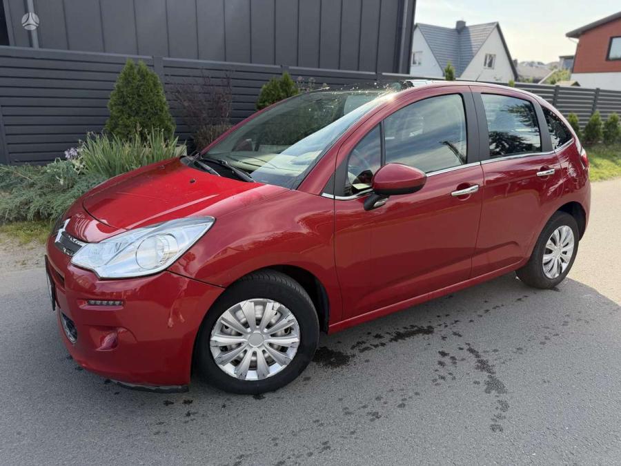 Red Citroen C3 2016 in Kaunas, with an engine capacity of 1.20 L and mileage of 195 thousand km for 2850 €, photo 3 on AUTOMOTO.COM.LV